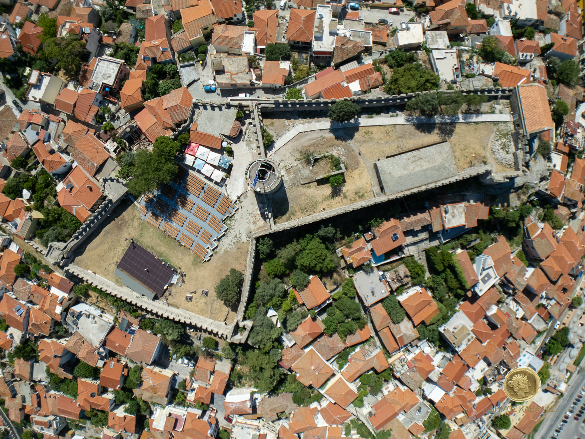 Έτοιμο για καλοκαιρινές συναυλίες το Κάστρο (φωτογραφίες) - Citypedia