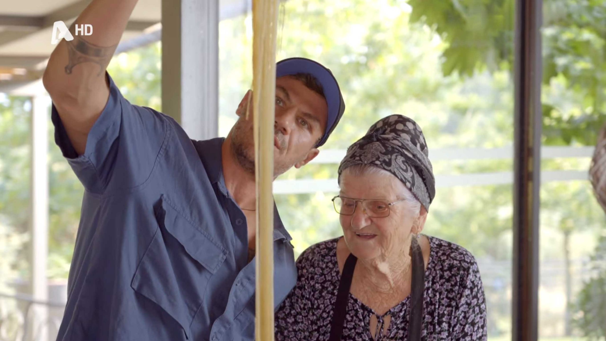 H εκπομπή Akis' Food Tour στην Καβάλα! - Citypedia